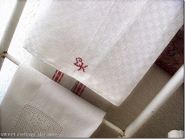 Sweet Cottage Dreams: Layering French Linens
